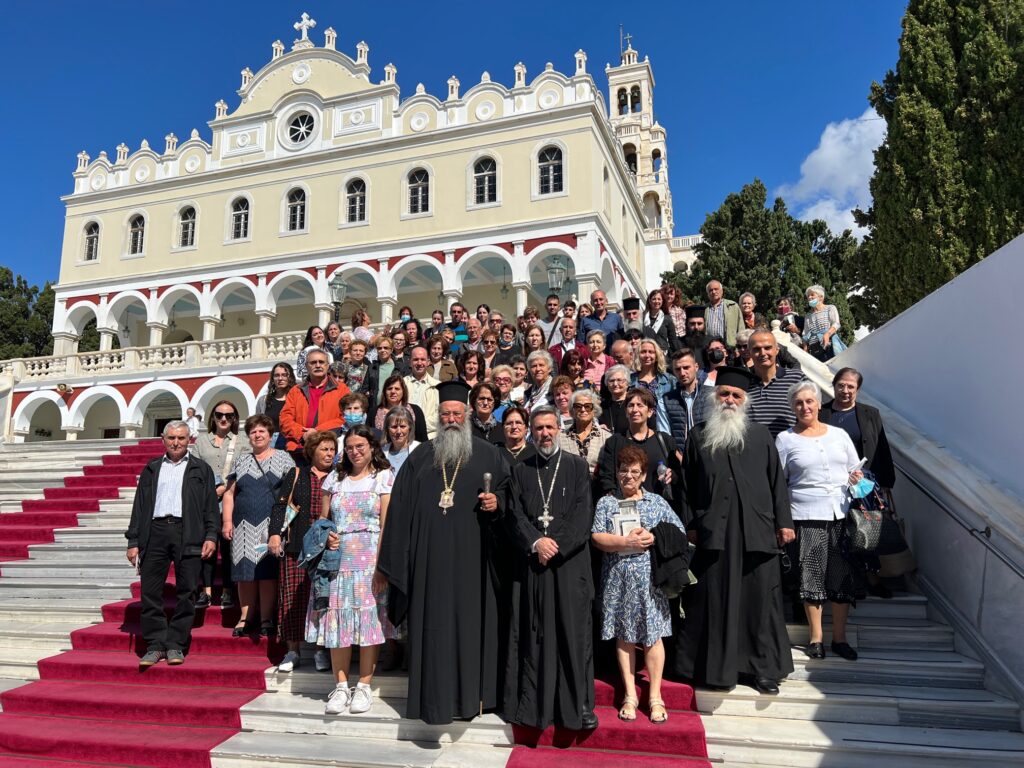 Προσκύνημα στην Ιερά Νήσο Τήνο από την Ιερά Μητρόπολη Κίτρους | Eptanews.gr